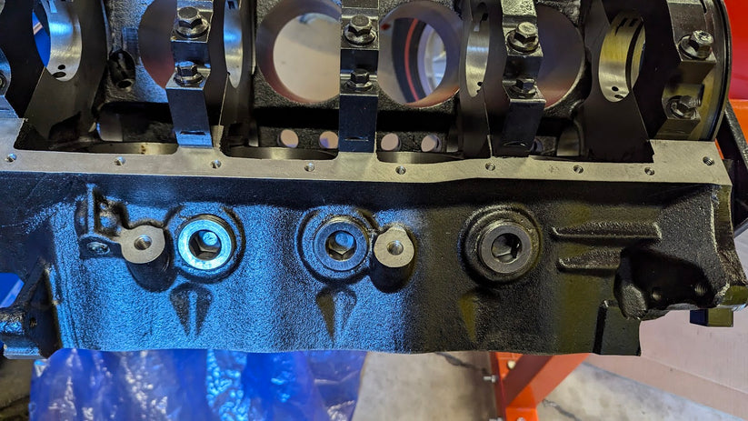 351 Cleveland Engine Block 4.125 bore 9.2 deck height 4 bolt mains ...